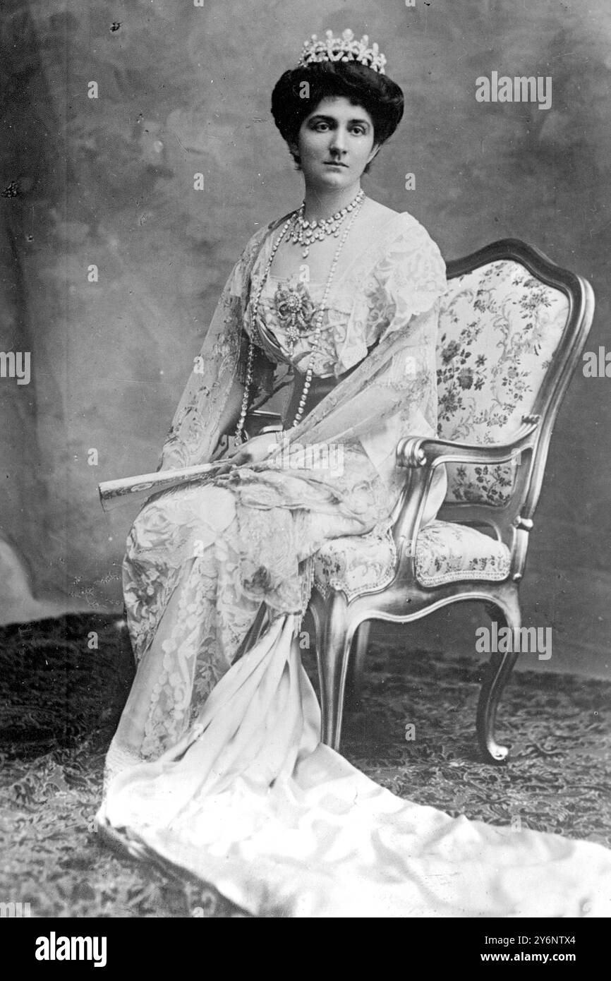 Queen of Italy. February 1922 Stock Photo - Alamy
