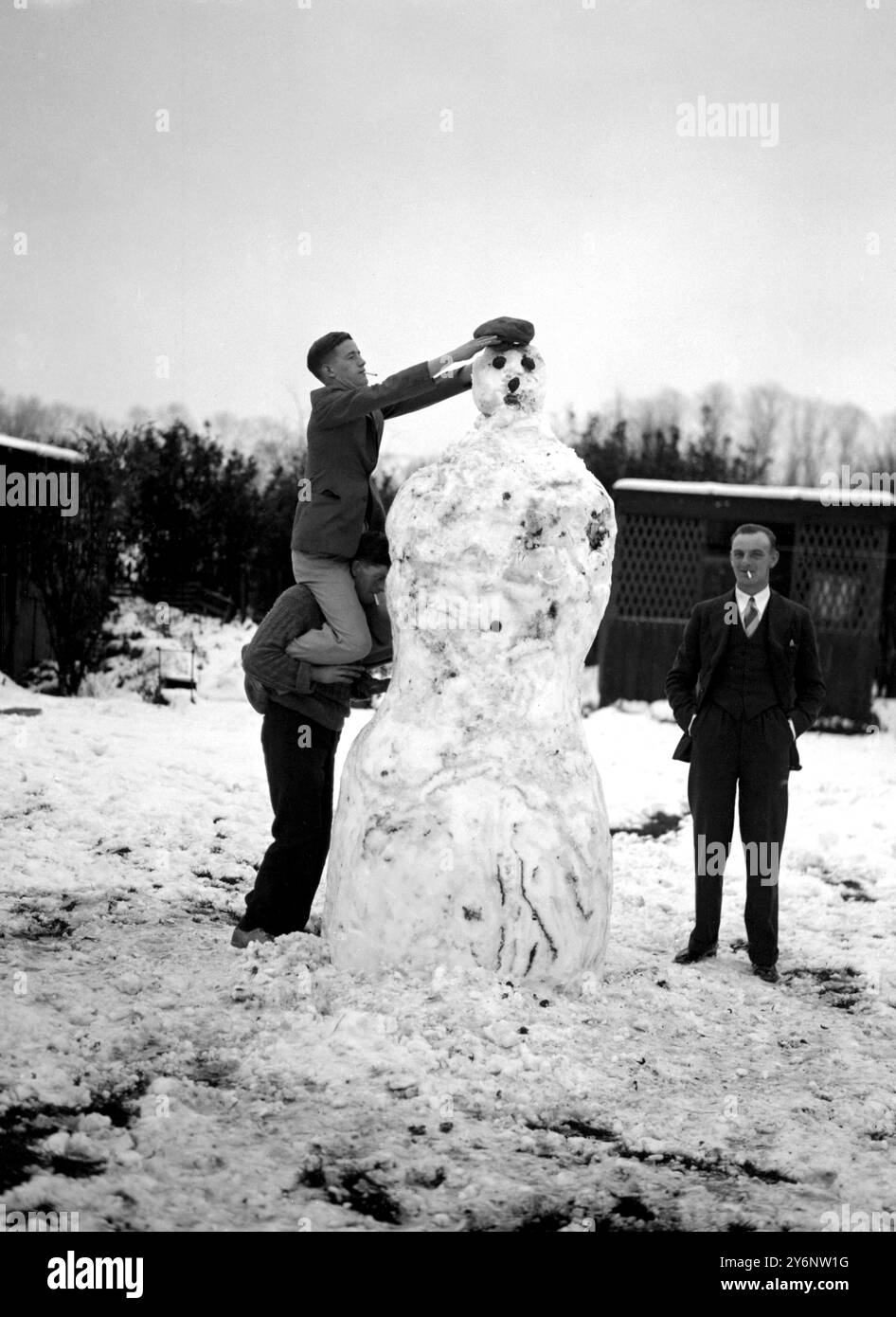 Snowman December 1938 © TopFoto Stock Photo - Alamy