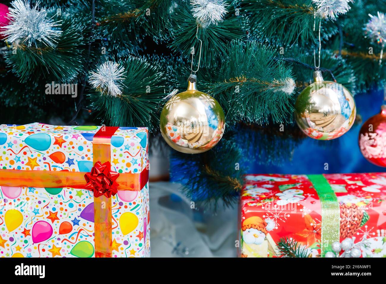 Presents under christmas tree hi-res stock photography and images - Alamy