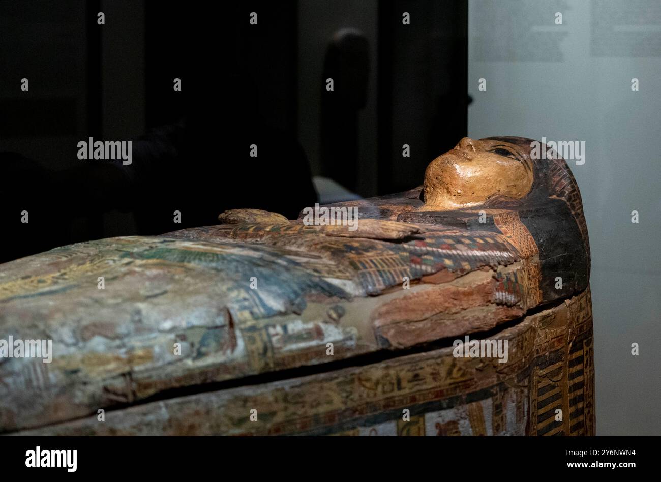 Egyptian coffin of the priestess and music of Amun after its ...