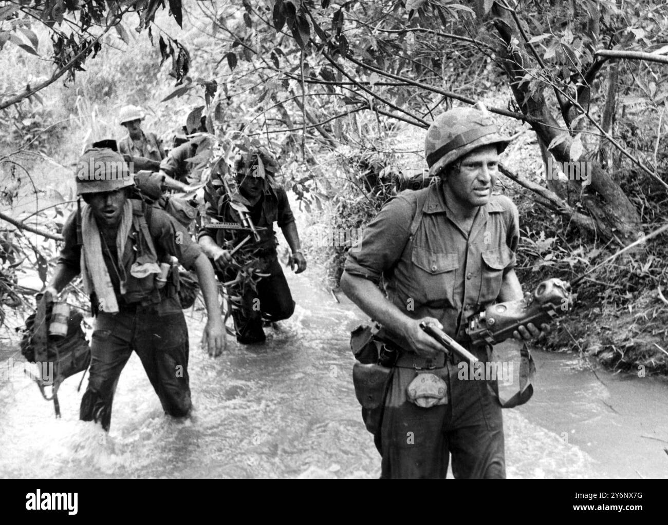 Us forces through jungle hi-res stock photography and images - Alamy