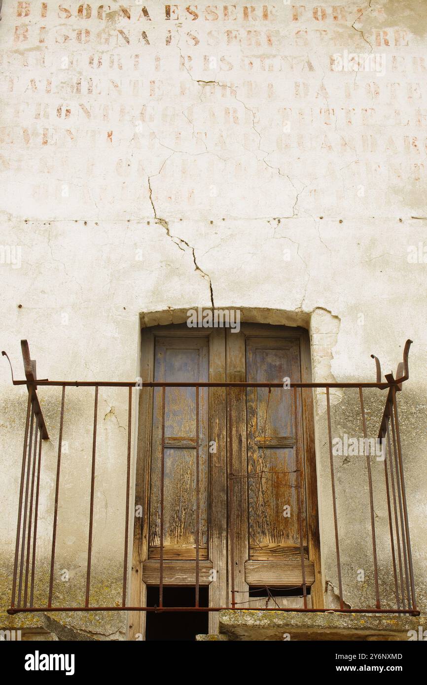 Mussolini era building hi-res stock photography and images - Alamy