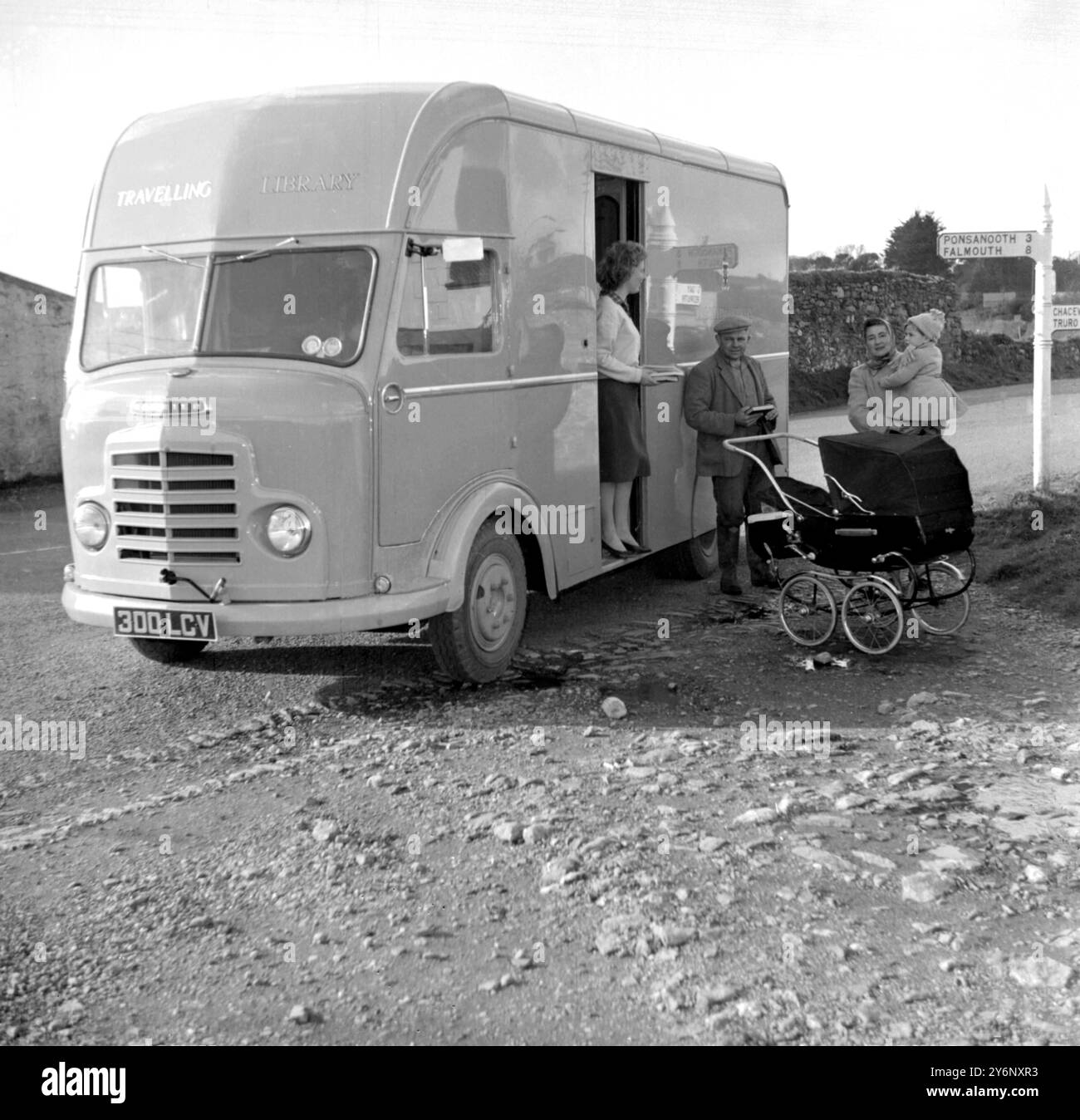 Crofthandy, Cornwell: Cornwall County's Mobile library pictured as it ...