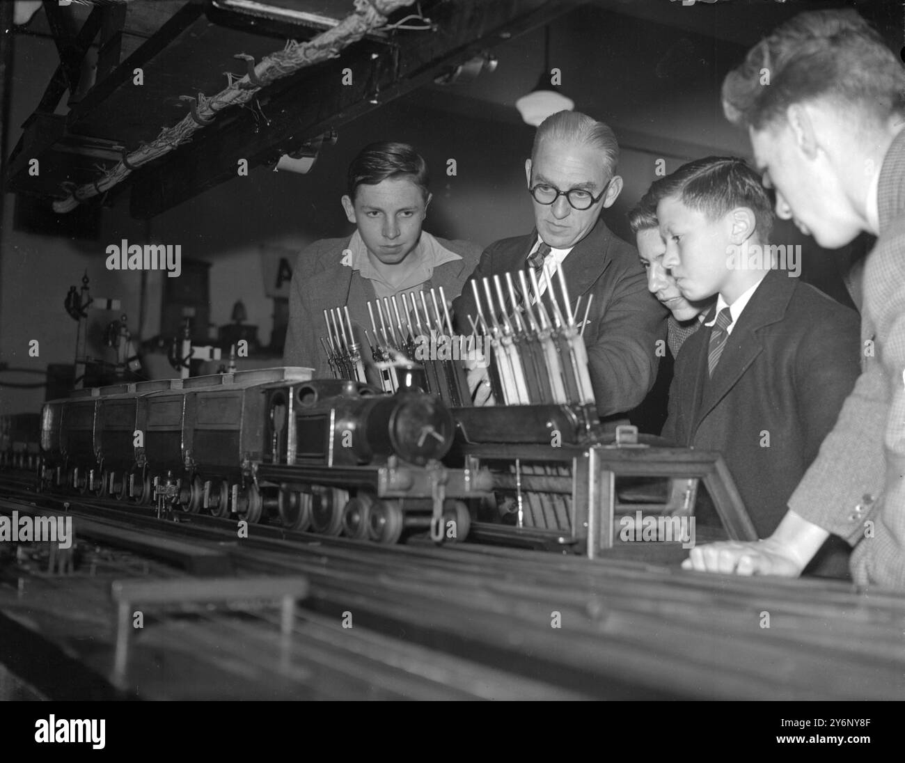 The Great Western Railway Signalling School at Bayswater London. Young ...