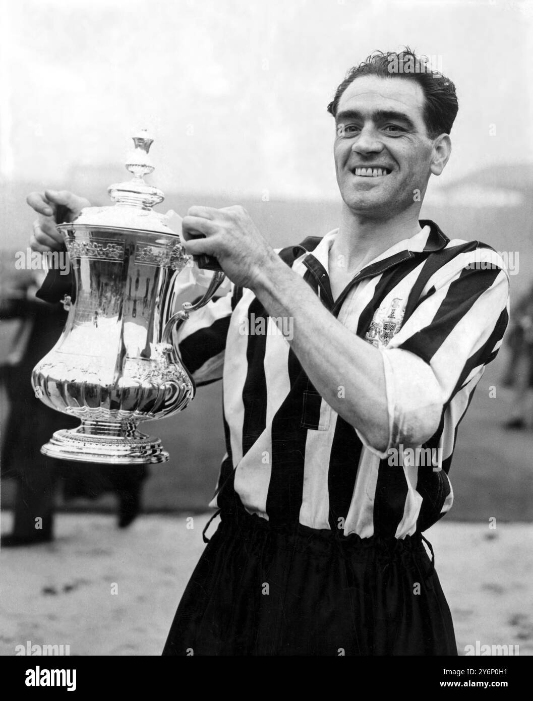 3rd May 1952: The FA cup final at Wembley Stadium. Newcastle United (1 ...