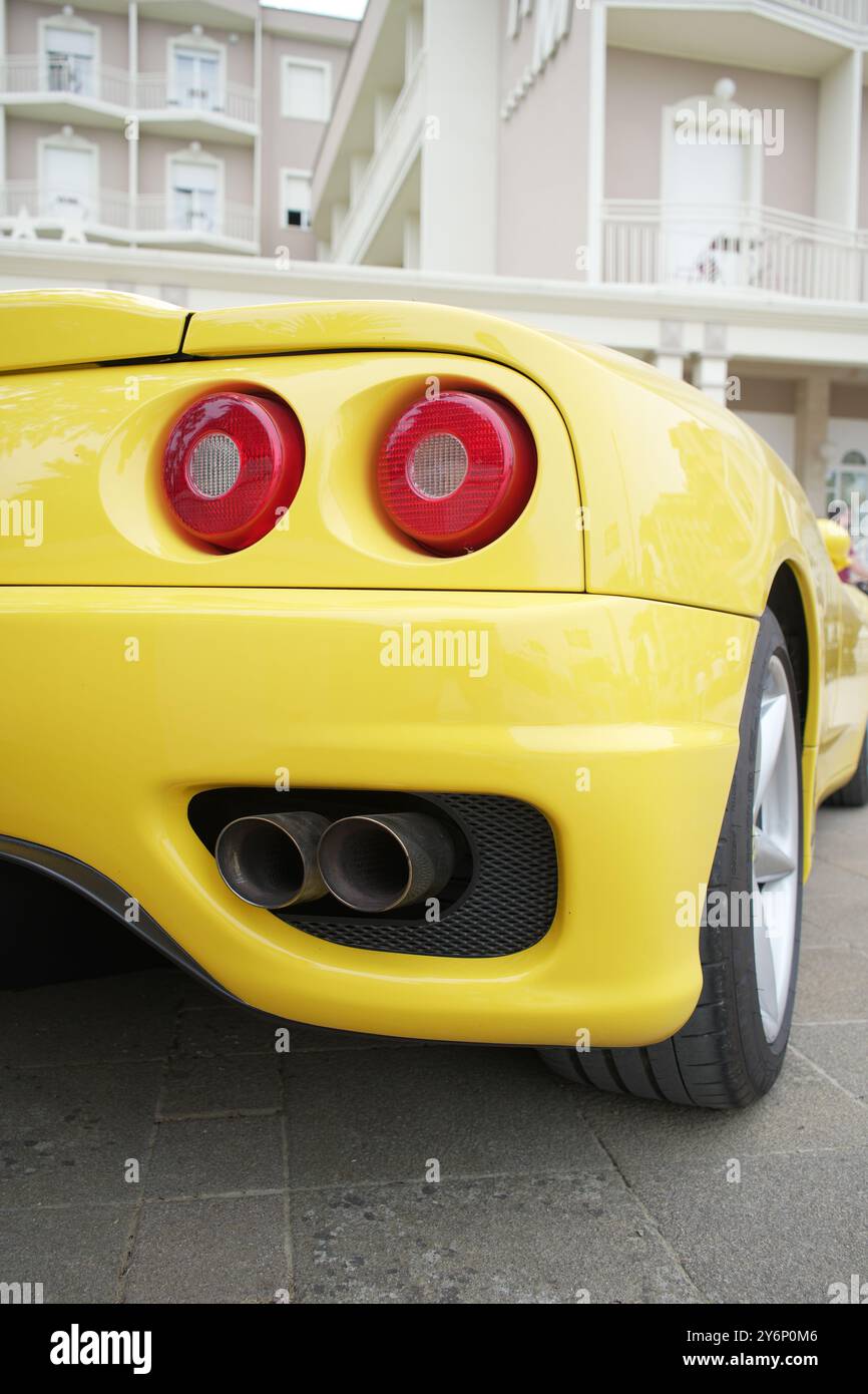 Vertical shot road car hi-res stock photography and images - Alamy