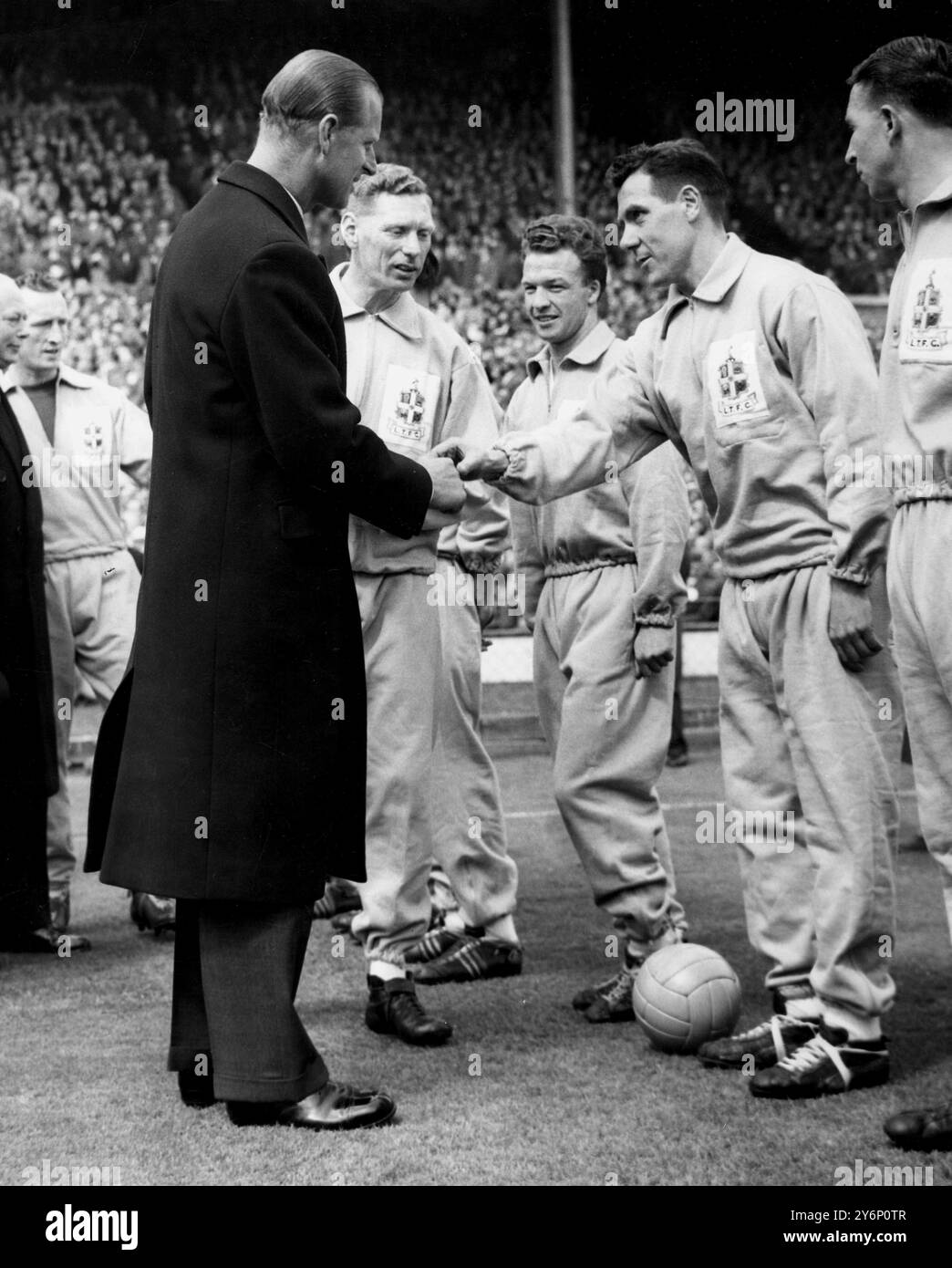 2nd May 1959: The FA cup final at Wembley Stadium. Nottingham Forest (2 ...