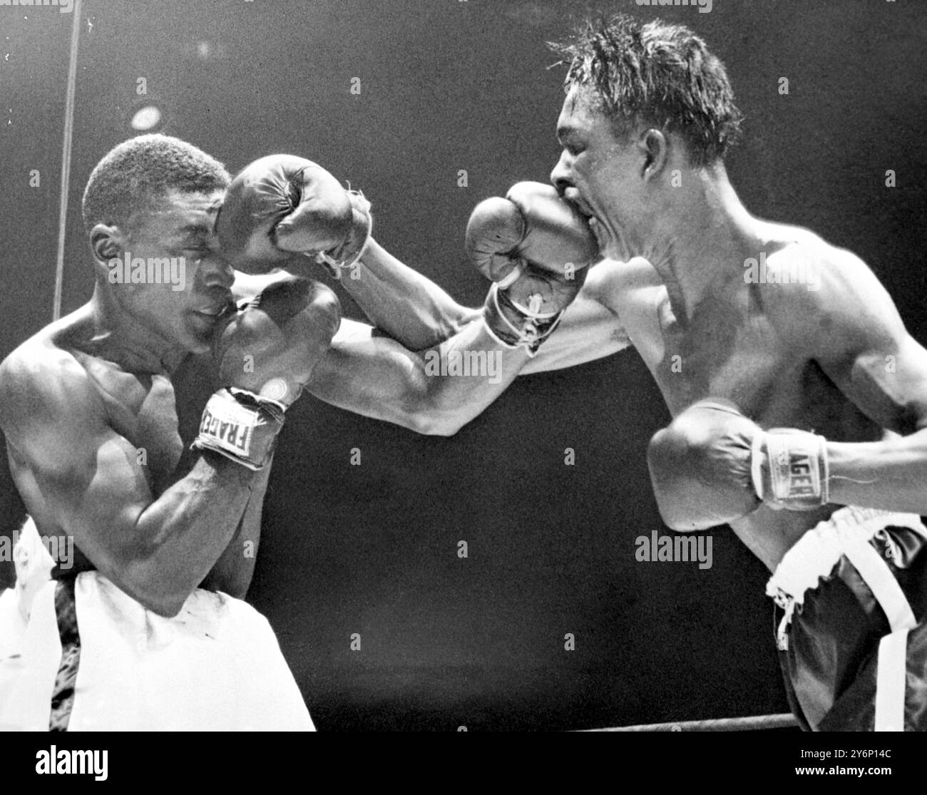 Jimmy Carter hits rawlings in the mouth during their fight at the ...