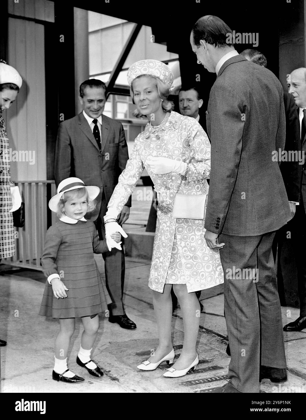 July 9th 1968: The Duke & Duchess of Kent being greeted y their 4 yr ...