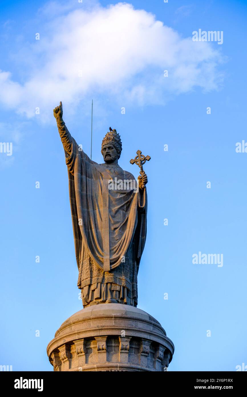 Statue de pape hi-res stock photography and images - Alamy