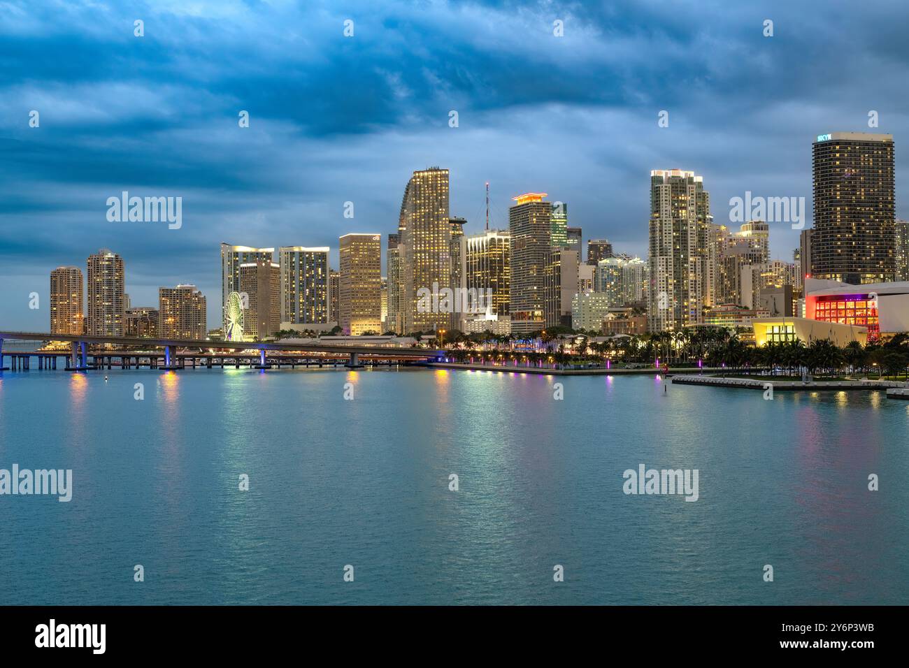 Skyline night hi hi-res stock photography and images - Alamy