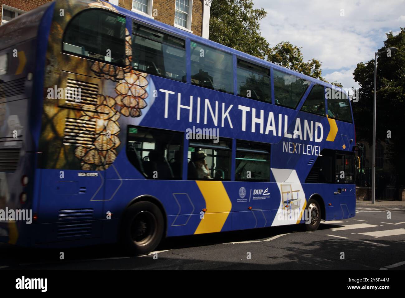 London bus advertisement hi-res stock photography and images - Alamy