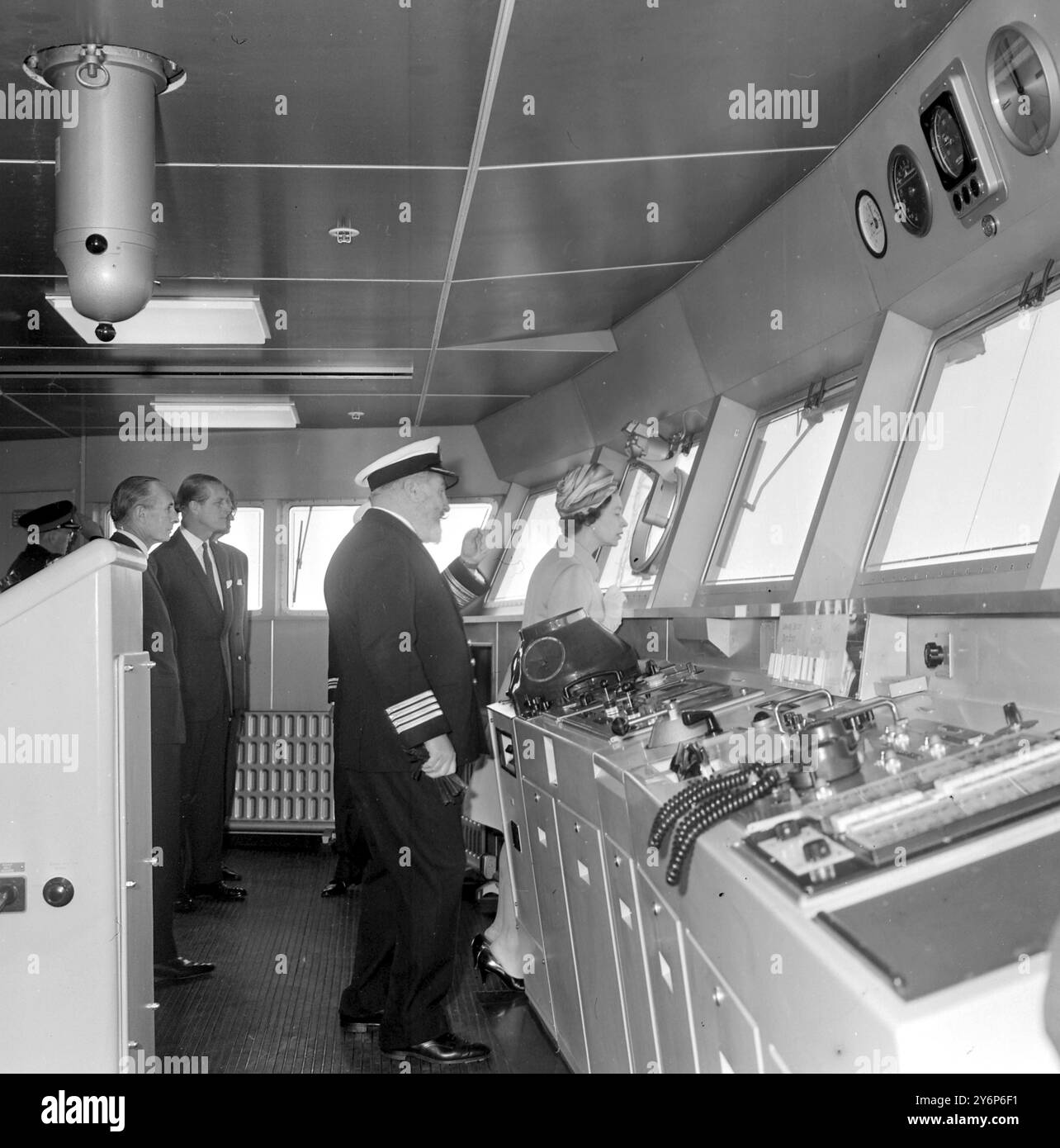Southampton: Her Majesty the Queen on bridge of Queen Elizabeth II, on ...