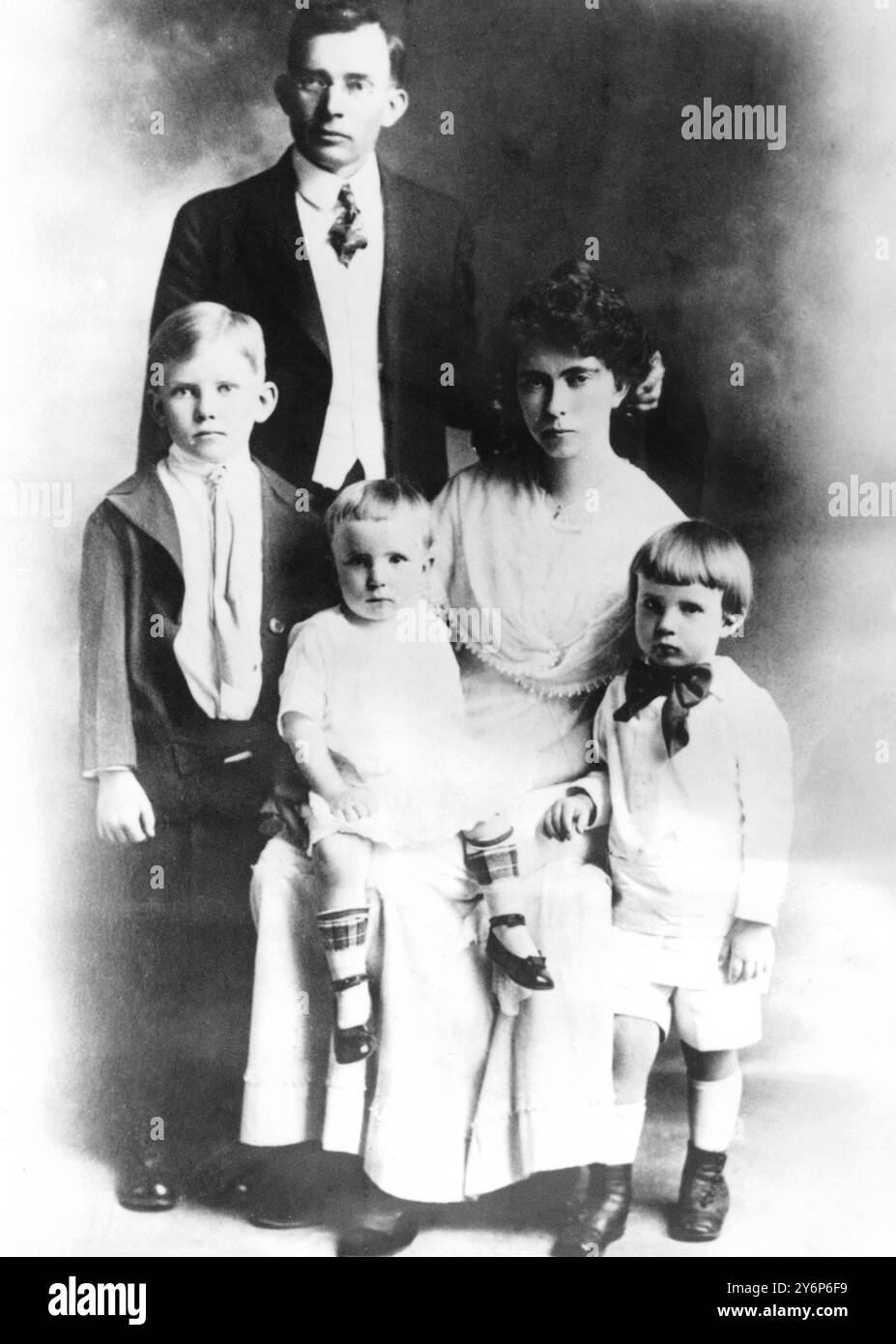 President-elect Richard Nixon photographed with members of family in ...