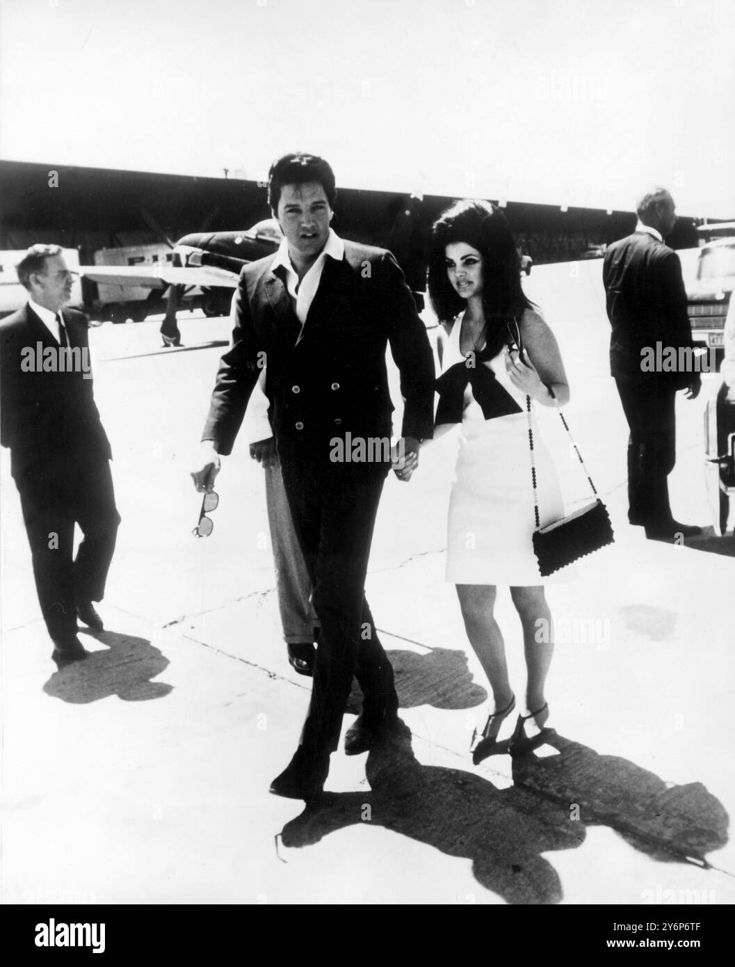 Elvis and priscilla presley hi-res stock photography and images - Alamy