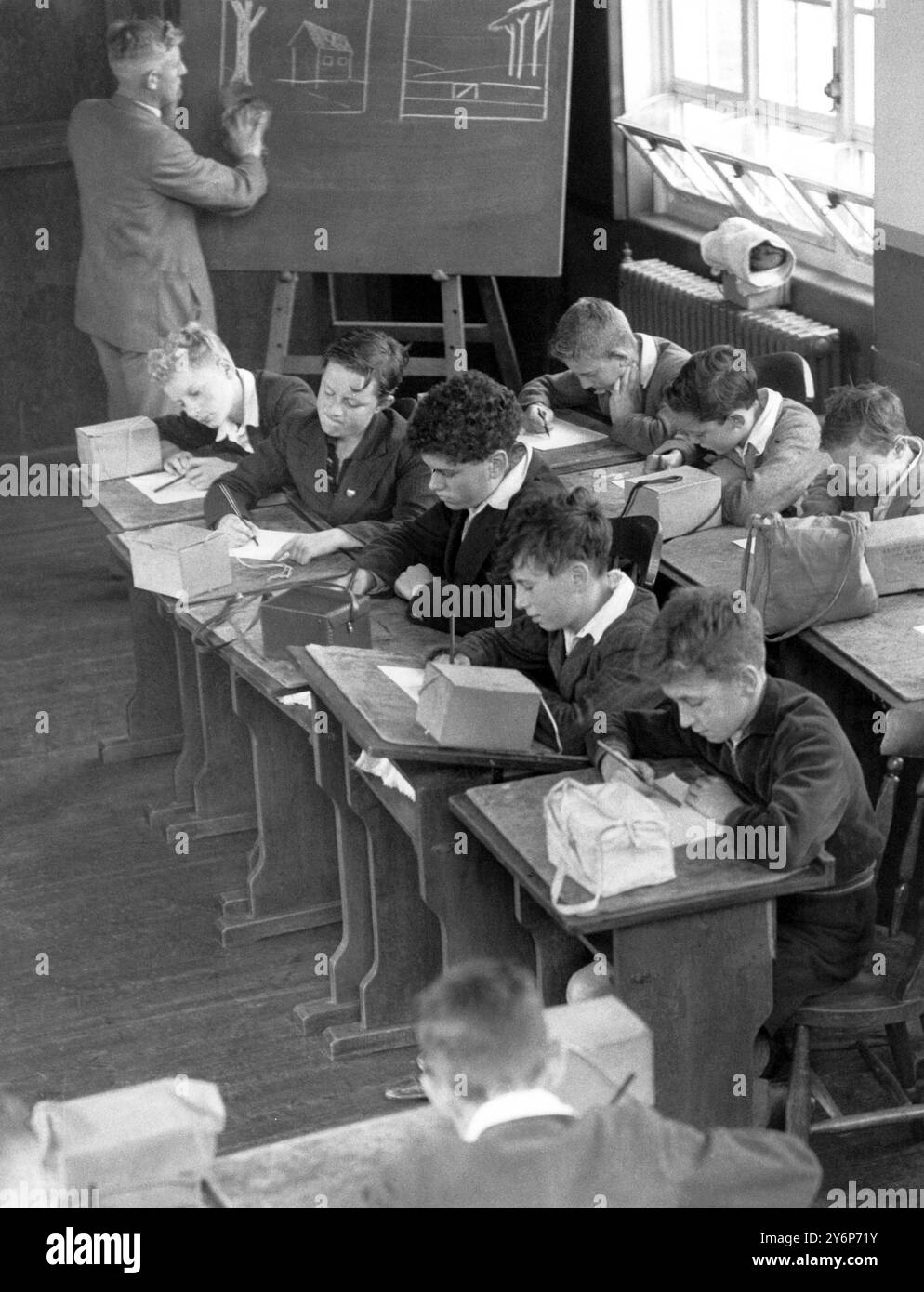 World War II Classroom British seconday school Stock Photo - Alamy