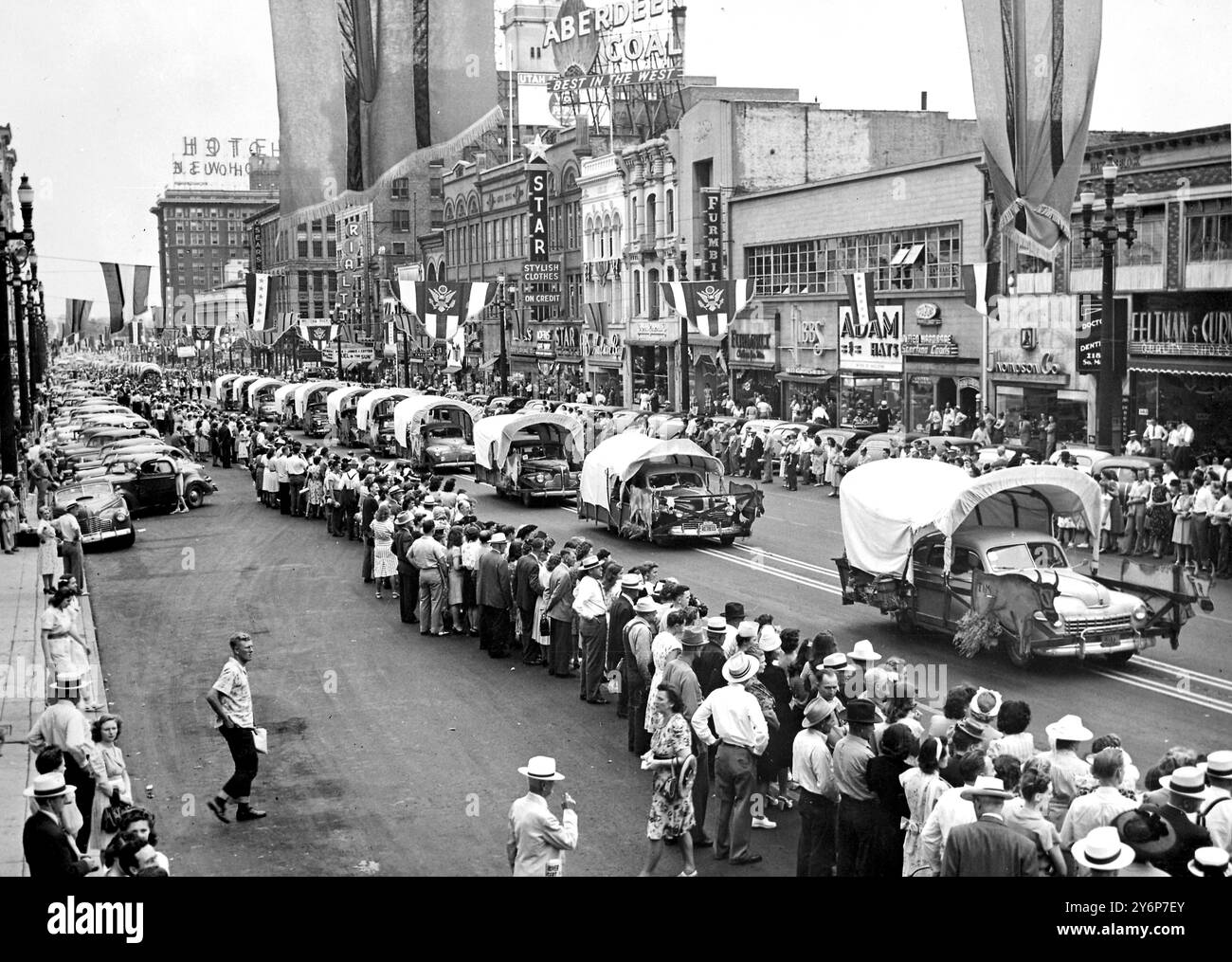 Salt Lake City's spacious streets are driven down by Covered wagons ...