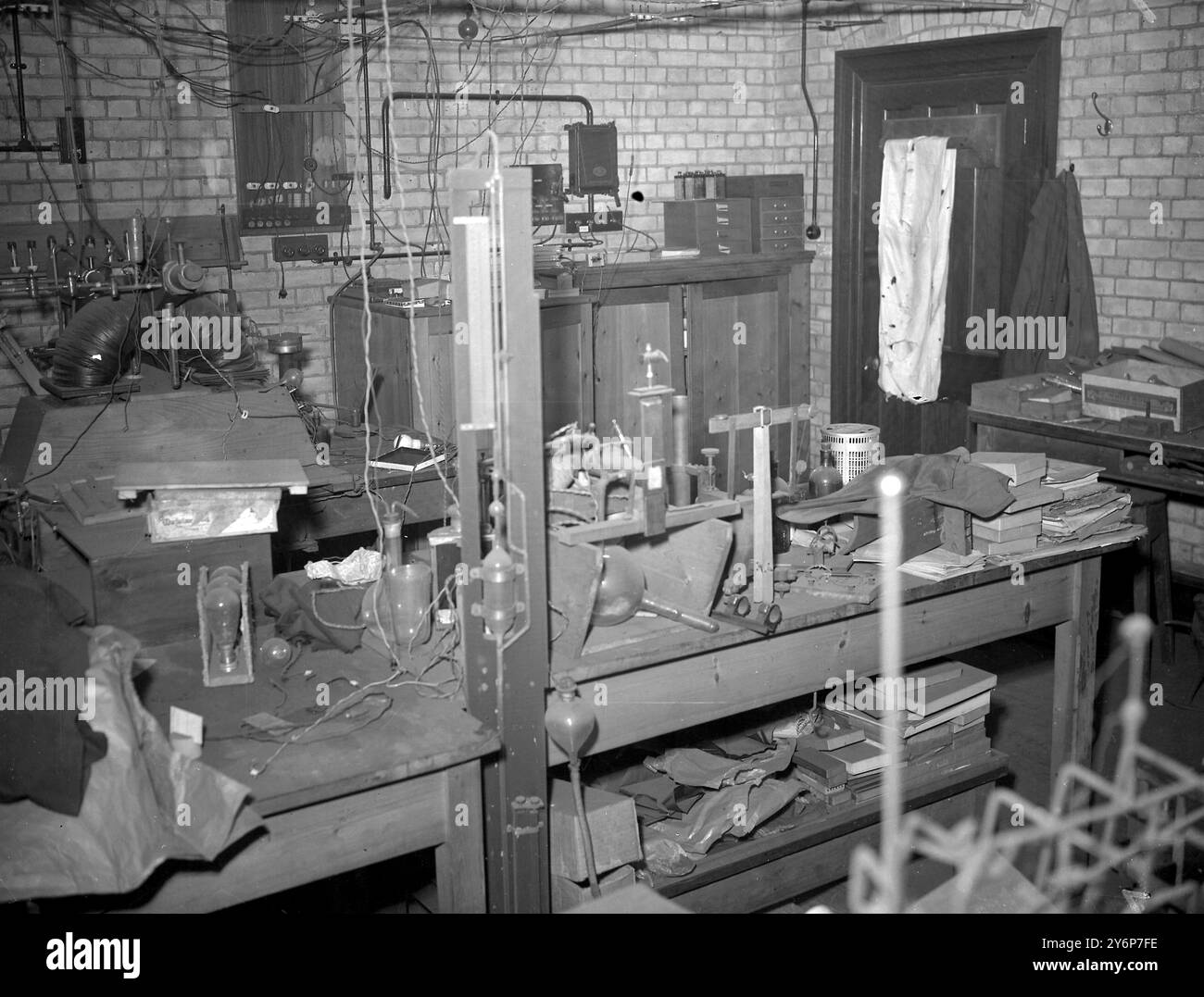 Dr F.W. Aston's Cavendish Laboratory at Cambridge University where he ...