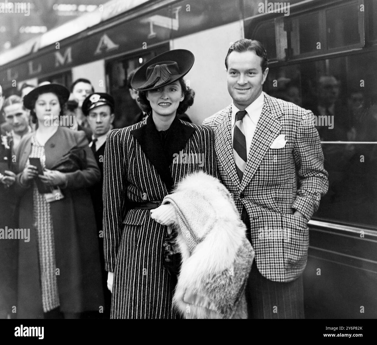 Bob Hope and his wife. Waterloo Station - London 7th August 1939 Stock ...
