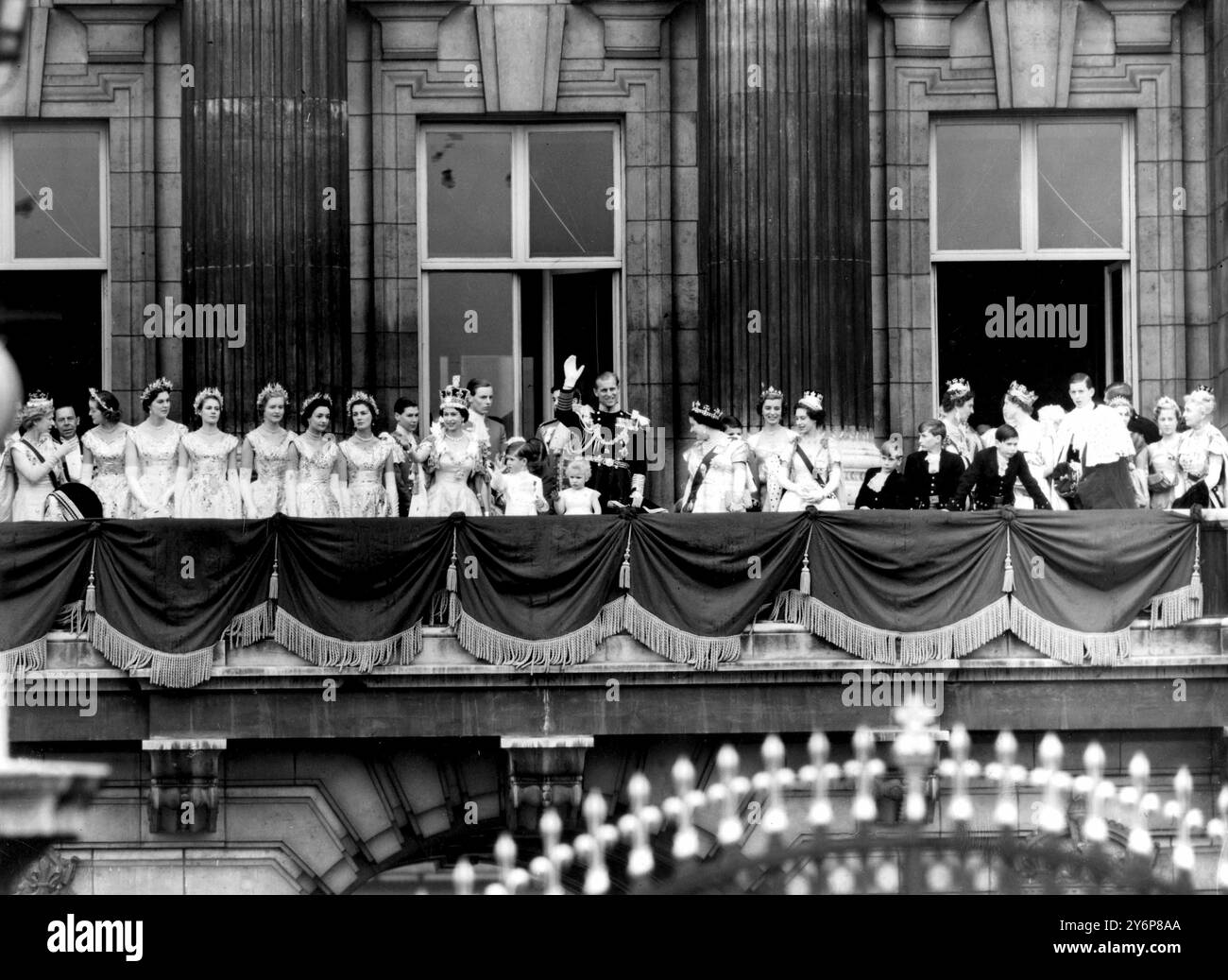 L r crown hi-res stock photography and images - Alamy
