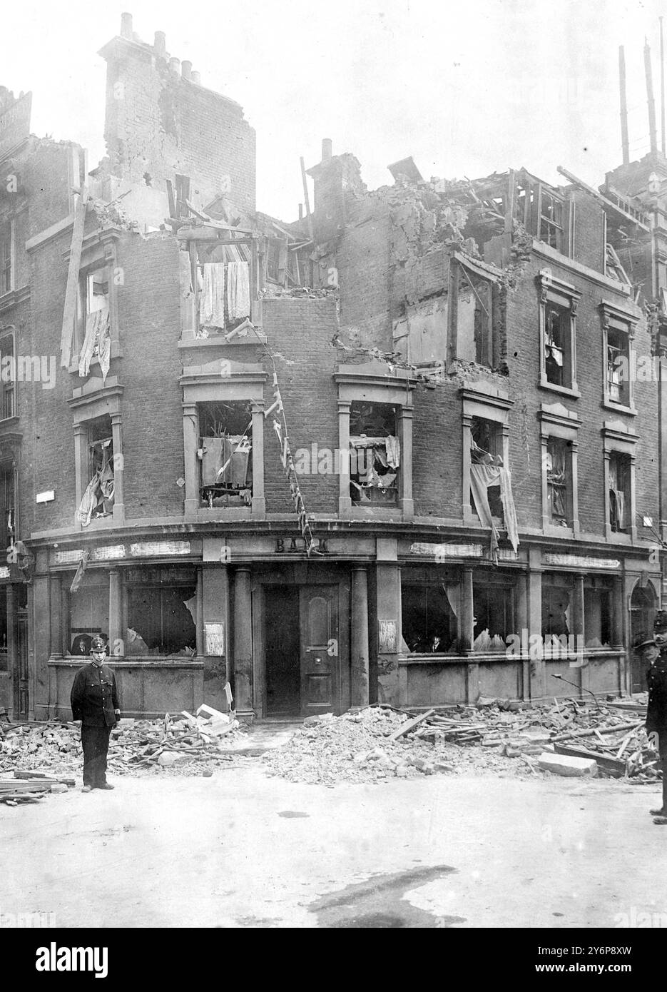 Zeppelin raid on london hi-res stock photography and images - Alamy