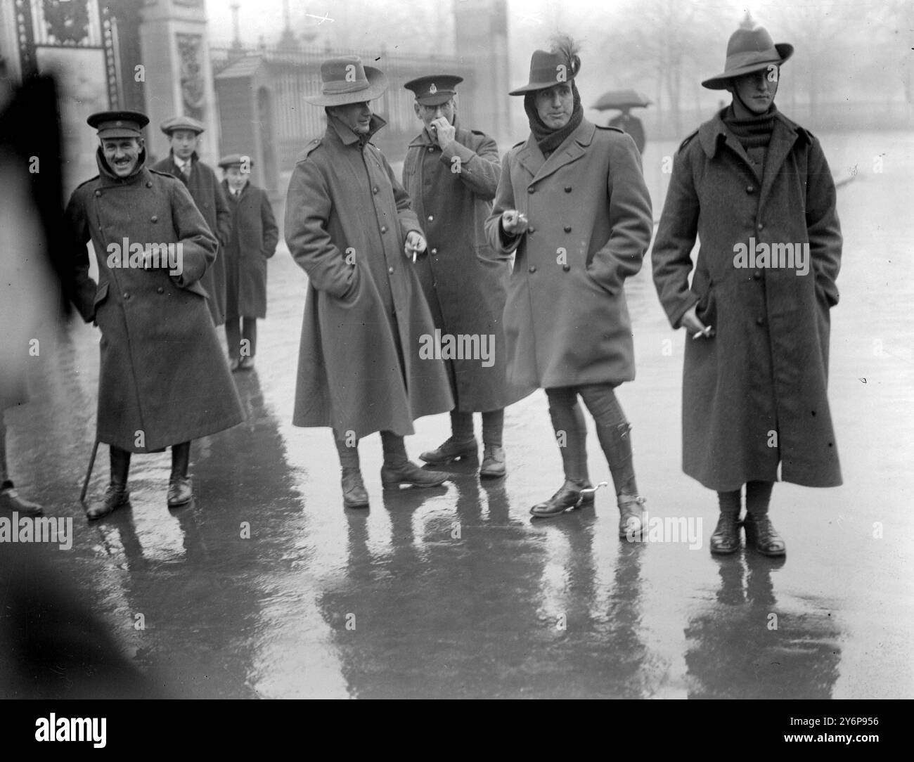 PTE. Hamilton V.C. and LT. Throssell V.C. at Buckingham Palace. 1915 ...
