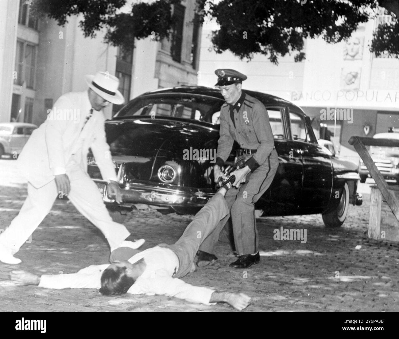 People who fled from Black and White Stock Photos & Images - Alamy