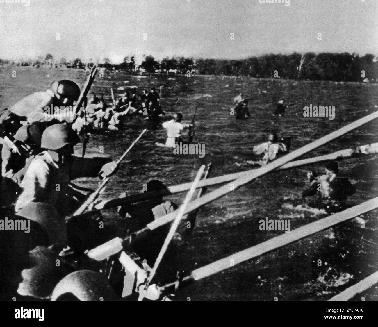 Assault boats hi-res stock photography and images - Alamy