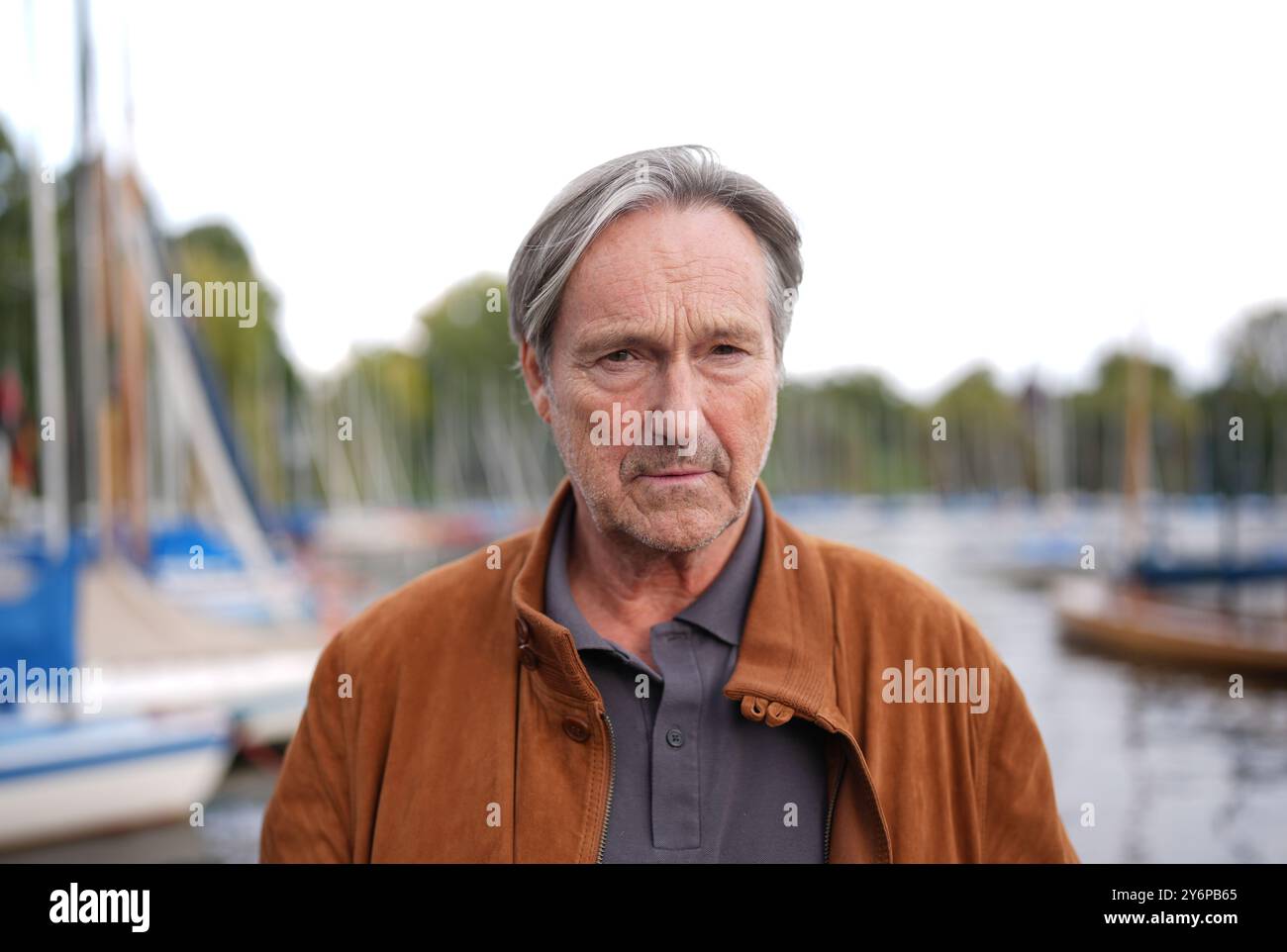 Hamburg, Germany. 25th Sep, 2024. Actor Helmut Zierl stands on the ...
