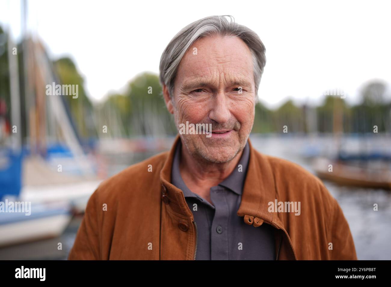 Hamburg, Germany. 25th Sep, 2024. Actor Helmut Zierl stands on the ...