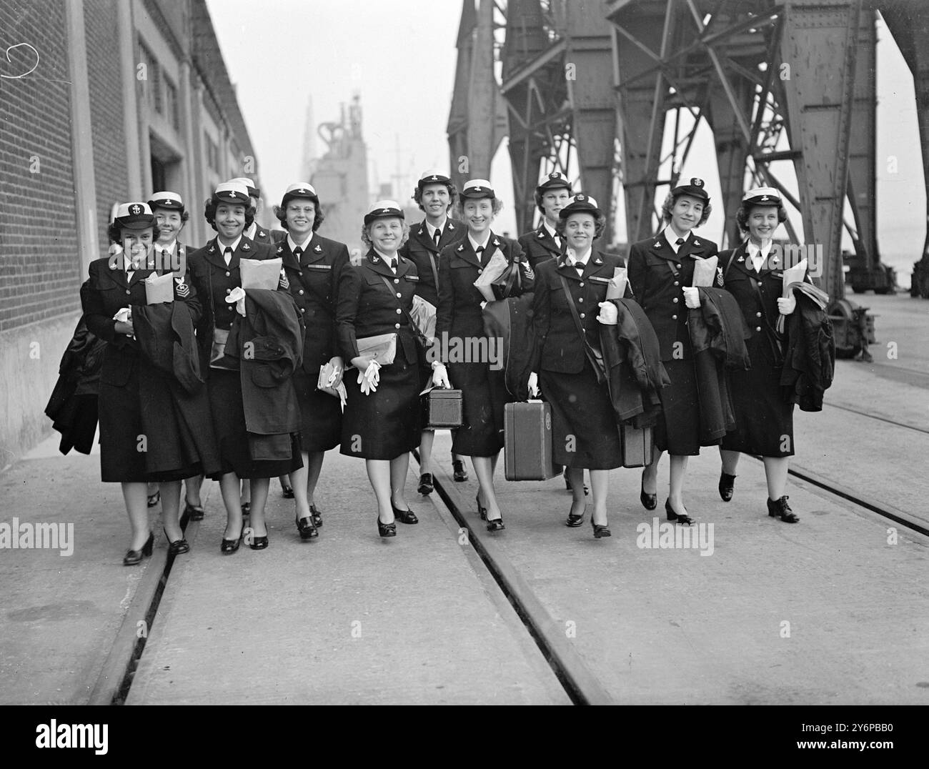 U s navy waves hi-res stock photography and images - Alamy