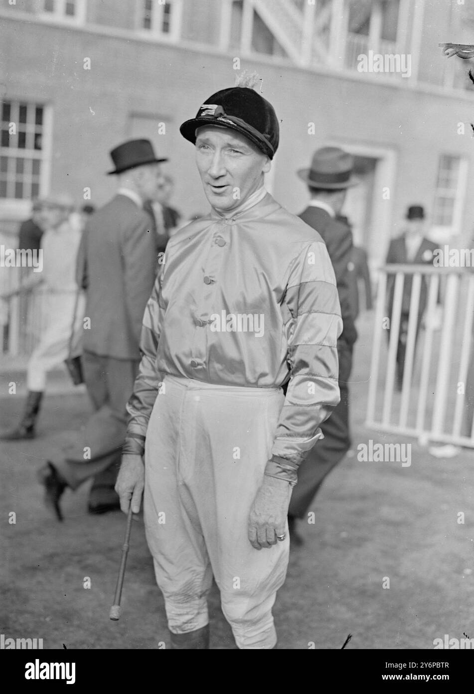 PICTURE SHOWS:- J . Burn in Princess Elizabeth colours . October 12 ...