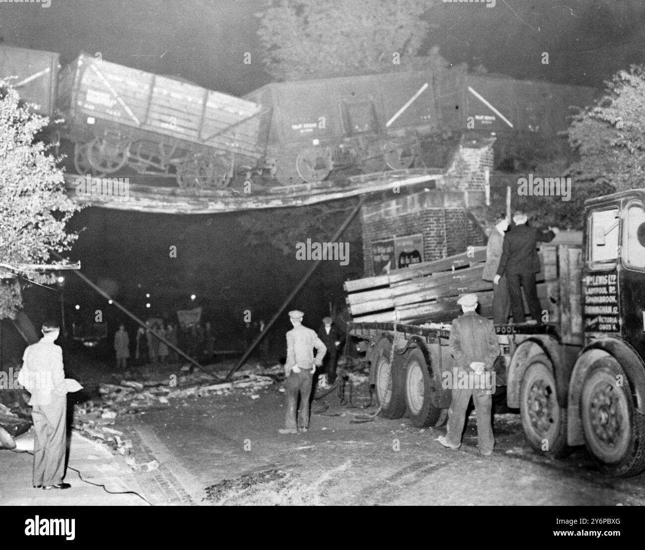 Sagging rail hi-res stock photography and images - Alamy