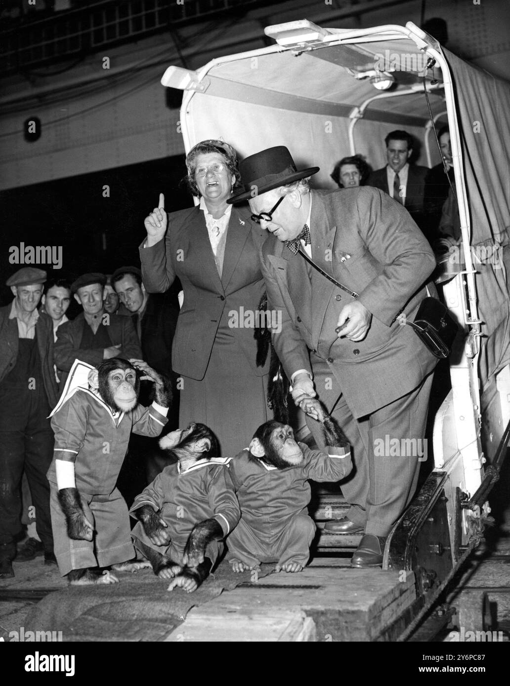 A left handed salute and a hairy handshake for circus chief Billy Smart ...