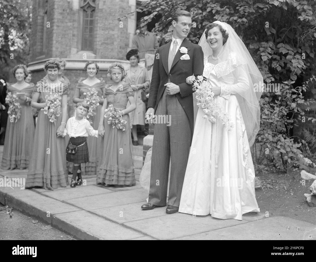 ' LITTLE SALESWOMAN ' WEDS-- SHE'S THE DAUGHTER OF HARROD'S CHIEF Miss ...