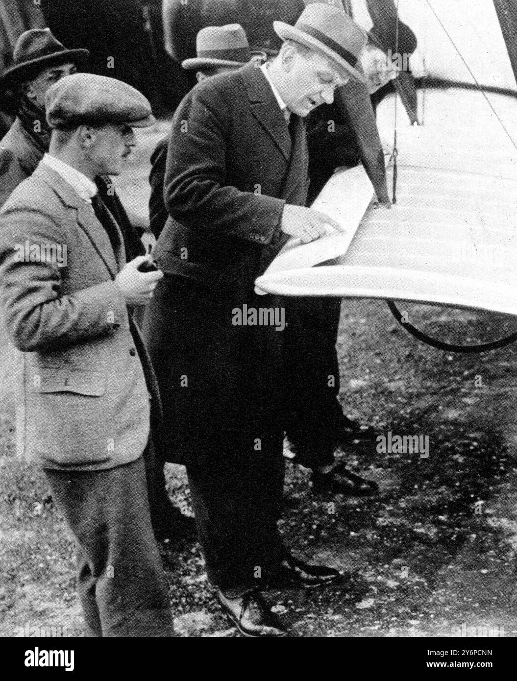 Mr Handley Page explaining the effect of his slotted wing device on the ...