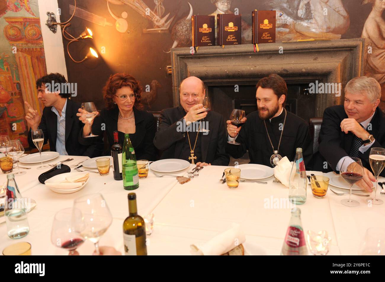 Rome: Sophia Loren. In the photo: Carlo Ponti, Edoardo Ponti and Sophia ...
