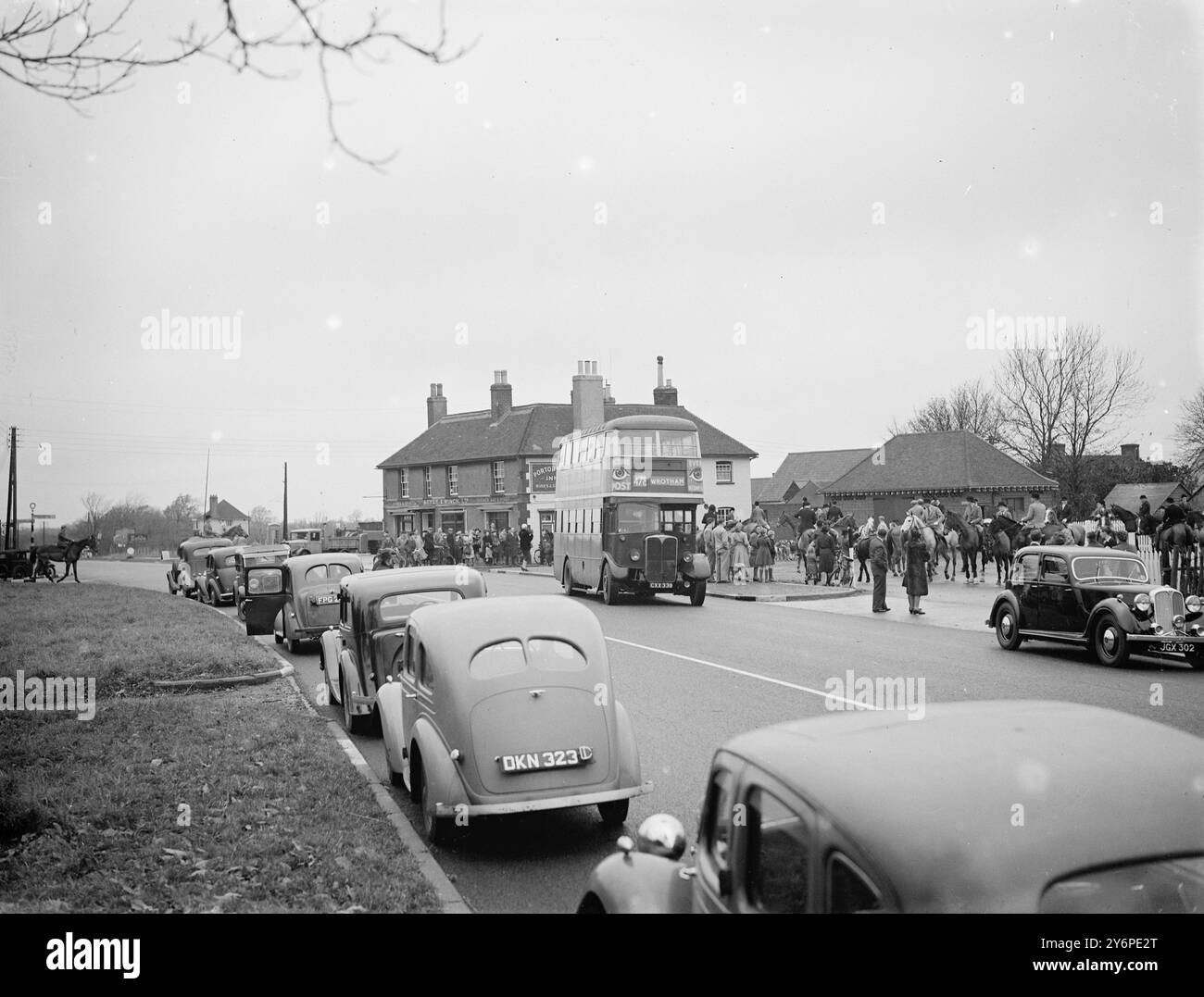 Hunting party 1940s hi-res stock photography and images - Alamy