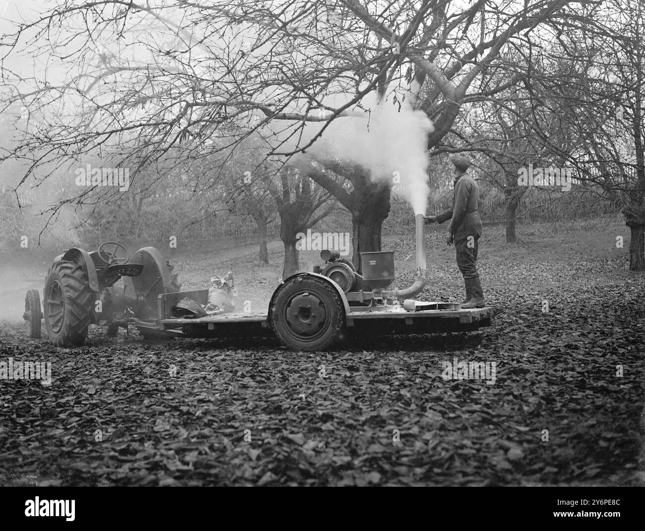 Spraying demo at Ditton Court Farm - East Malling . 1 January 1947 ...