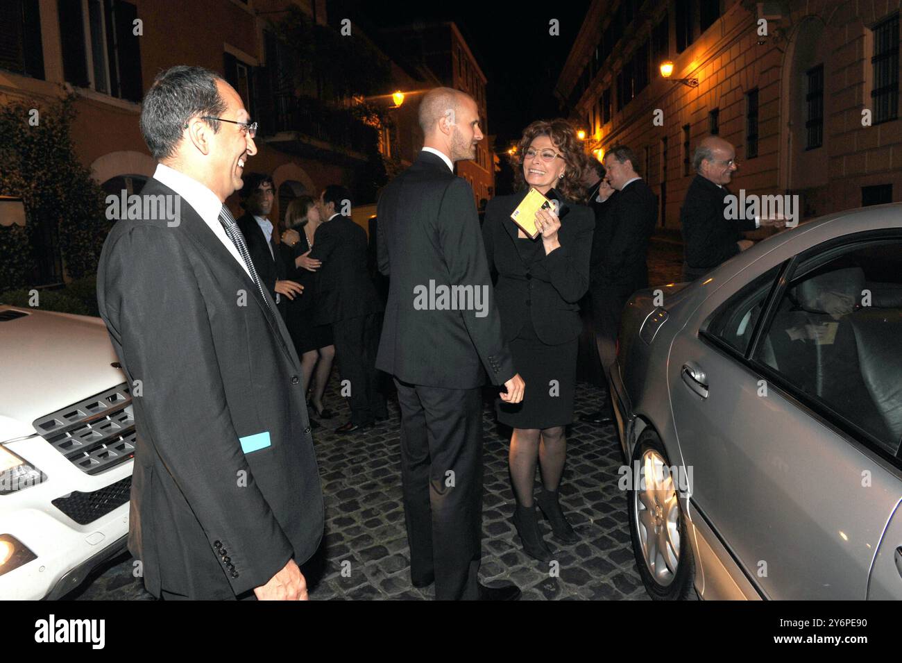 Rome: Sophia Loren. In the photo: Carlo Ponti, Edoardo Ponti and Sophia ...