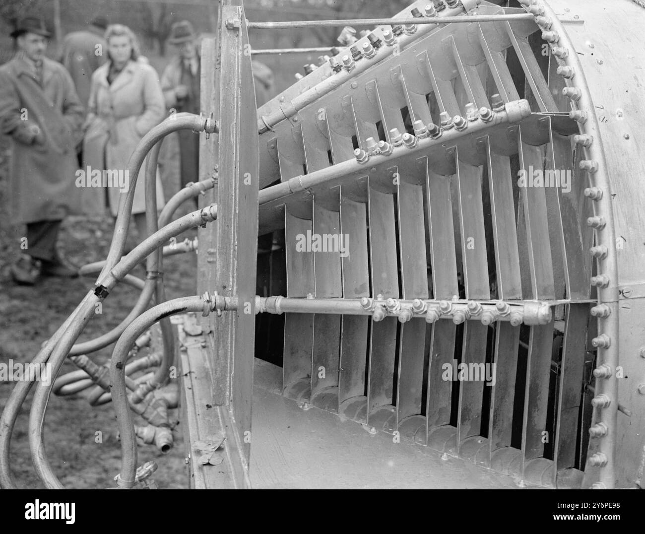 Ww2 woman farm Black and White Stock Photos & Images - Alamy