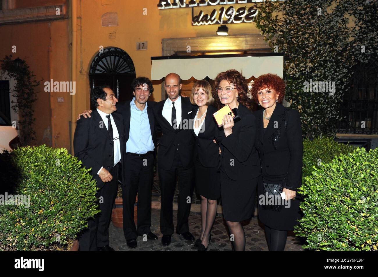 Rome: Sophia Loren. In the photo: Carlo Ponti, Edoardo Ponti and Sophia ...
