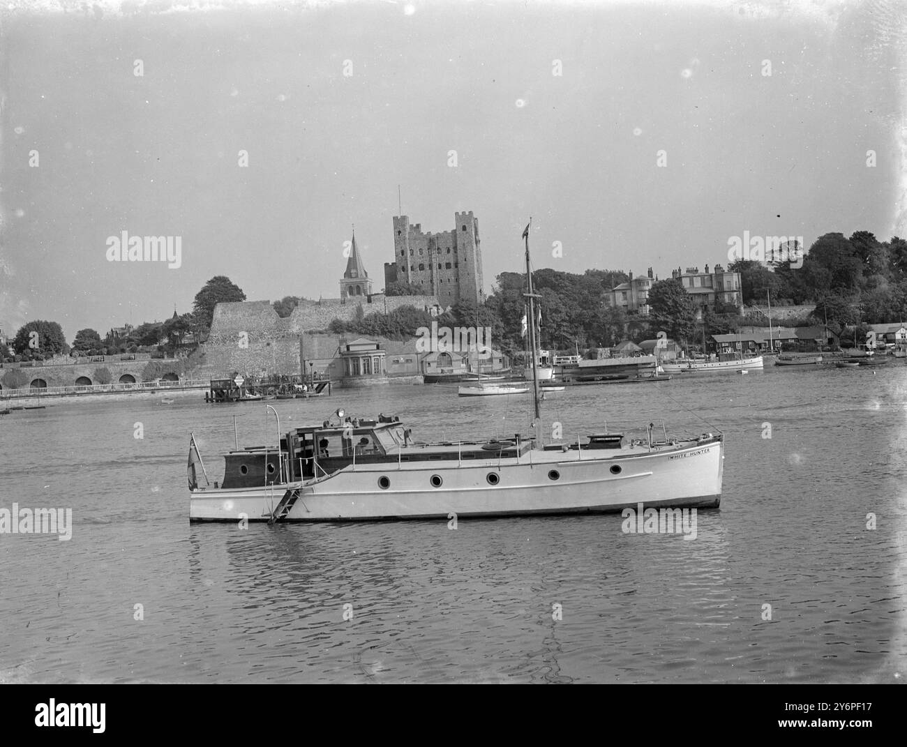 Sailing boat man war Black and White Stock Photos & Images - Alamy