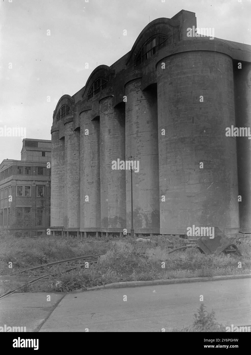 Erith Oil works . 21 June 1947 Stock Photo - Alamy