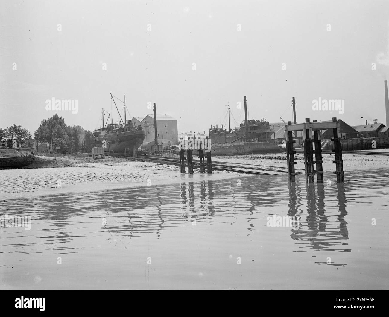 Everard's ship yard . 4 June 1947 Stock Photo - Alamy