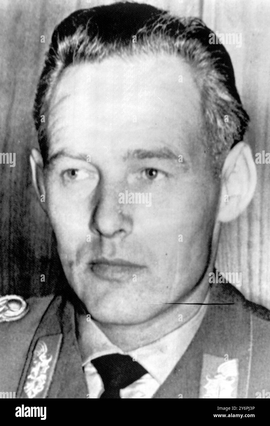 White and poppe hi-res stock photography and images - Alamy