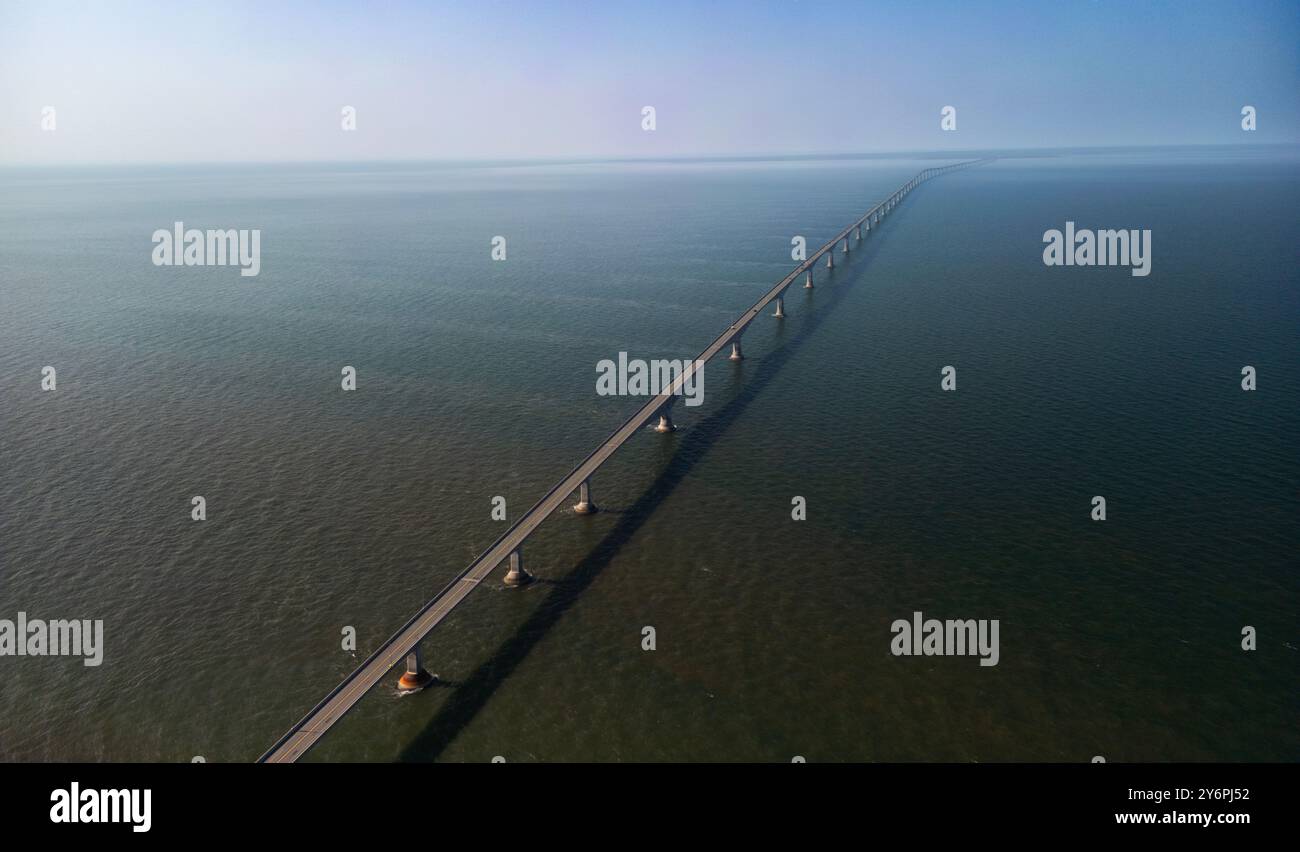 Confederation Bridge (French: Pont de la Confédération) is a box girder ...