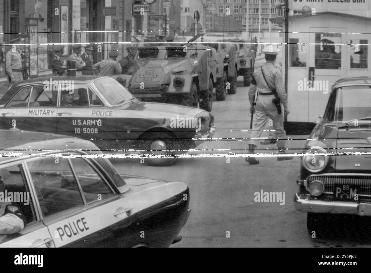 The original checkpoint charlie hi-res stock photography and images - Alamy