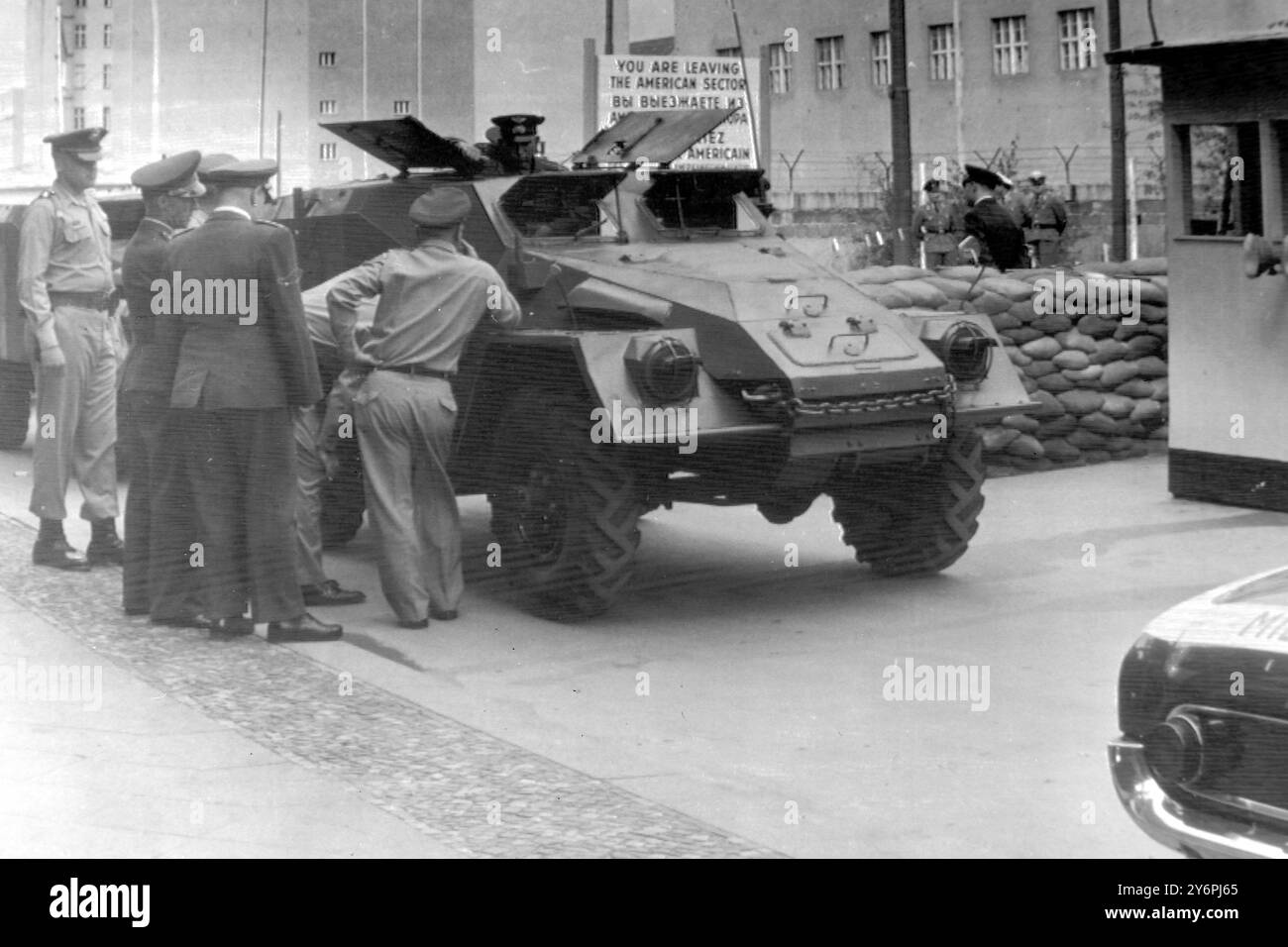 Us military police hi-res stock photography and images - Alamy