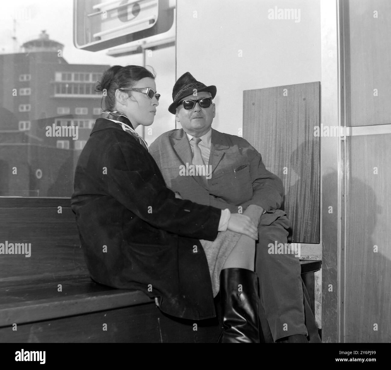 PAUL ROTHA WITH ACTRESS CONNIE SMITH IN LONDON / ; 22 AUGUST 1962 Stock ...